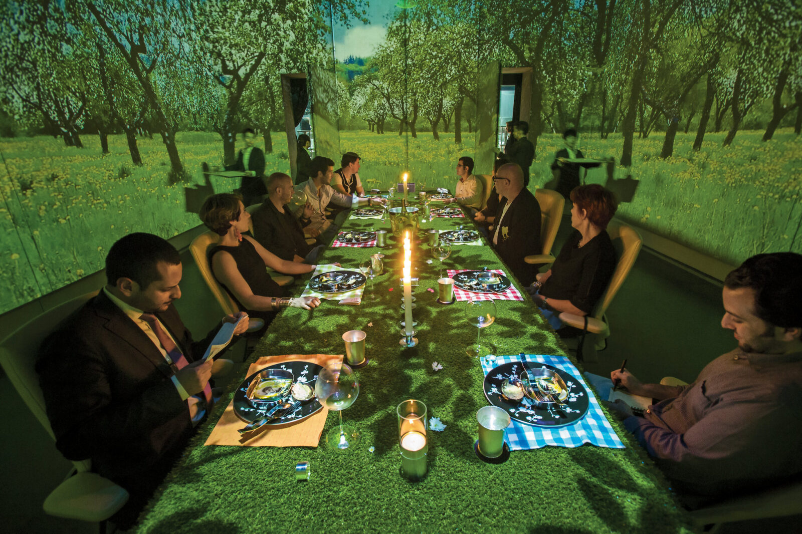 Ultraviolet Dreams: A Multi-Sensory Culinary Experience in the Heart of ...