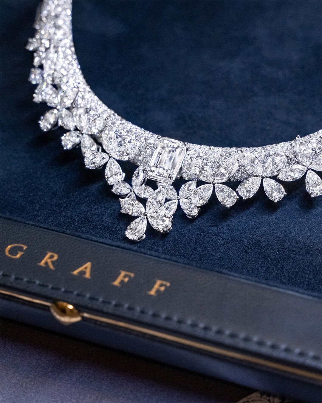 The Spirit of Light: Graff's Butterfly High Jewellery Suite Captures ...